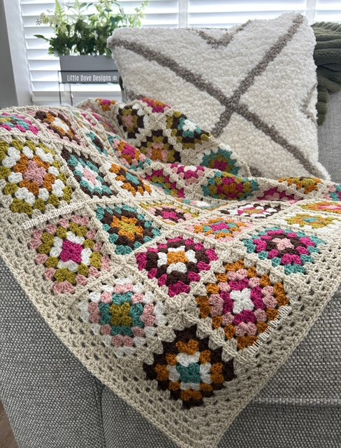 Traditional Granny Square Baby Blanket – Little Dove Designs